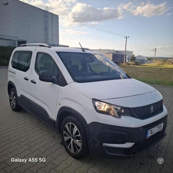 Balts Peugeot Rifter 2019 Viļņa, ar dzinēja tilpumu 1.50 L un nobraukumu 252 tūkst. km par 8190 €, foto 2 vietnē AUTOMOTO.COM.LV