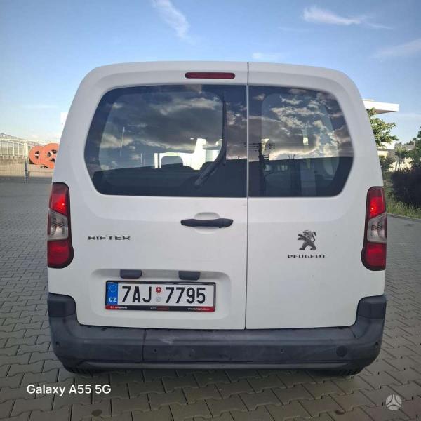 Balts Peugeot Rifter 2019 Viļņa, ar dzinēja tilpumu 1.50 L un nobraukumu 252 tūkst. km par 8190 €, foto 4 vietnē AUTOMOTO.COM.LV