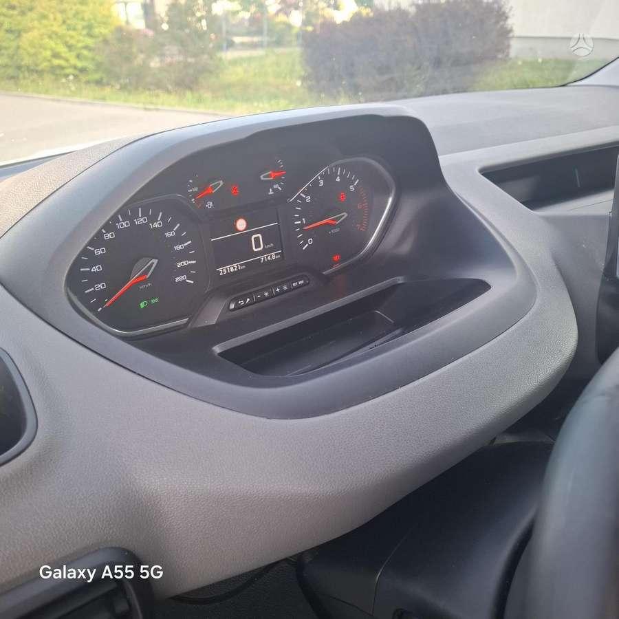 Balts Peugeot Rifter 2019 Viļņa, ar dzinēja tilpumu 1.50 L un nobraukumu 252 tūkst. km par 8190 €, foto 14 vietnē AUTOMOTO.COM.LV
