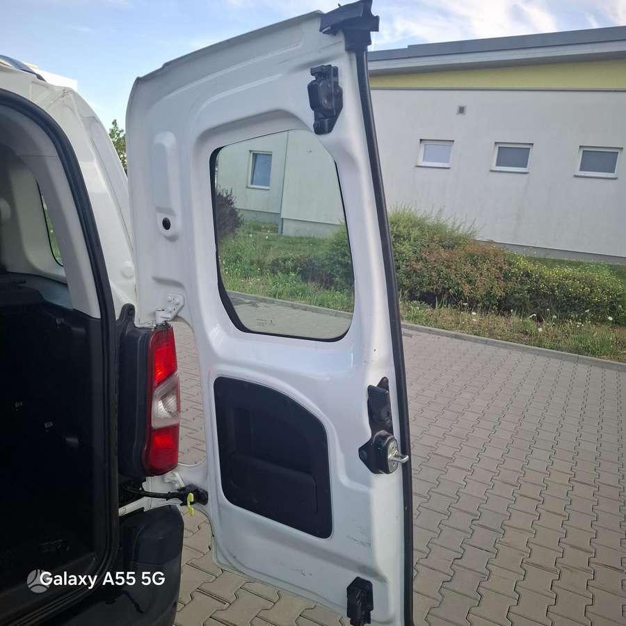 Balts Peugeot Rifter 2019 Viļņa, ar dzinēja tilpumu 1.50 L un nobraukumu 252 tūkst. km par 8190 €, foto 21 vietnē AUTOMOTO.COM.LV
