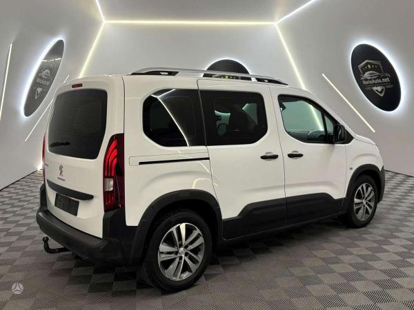 White Peugeot Rifter 2019 in Marijampole, with an engine capacity of 1.50 L and mileage of 226 thousand km for 7865 €, photo 7 on AUTOMOTO.COM.LV