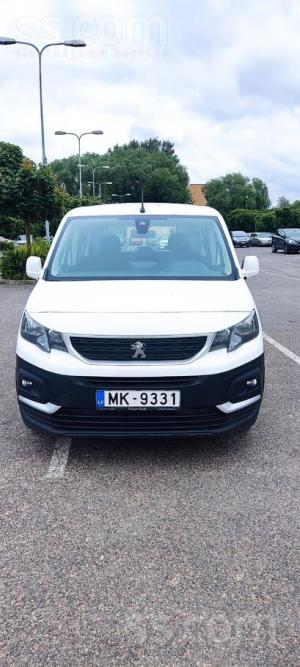 White Peugeot Rifter 2020 in Riga, with an engine capacity of 1.50 L and mileage of 250 thousand km for 7999 €, photo  on AUTOMOTO.COM.LV