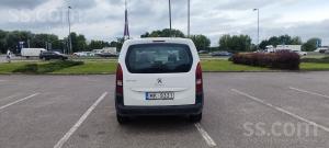 White Peugeot Rifter 2020 in Riga, with an engine capacity of 1.50 L and mileage of 250 thousand km for 7999 €, photo 6 on AUTOMOTO.COM.LV