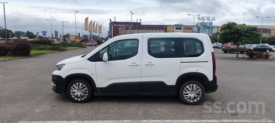 White Peugeot Rifter 2020 in Riga, with an engine capacity of 1.50 L and mileage of 250 thousand km for 7999 €, photo 8 on AUTOMOTO.COM.LV