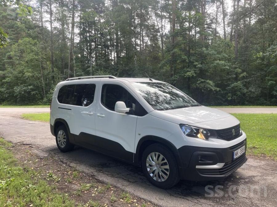 Balts Peugeot Rifter 2020 Rīga, ar dzinēja tilpumu 1.50 L un nobraukumu 139 tūkst. km par 8750 €, foto 3 vietnē AUTOMOTO.COM.LV