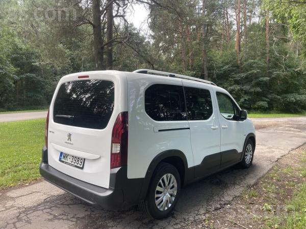White Peugeot Rifter 2020 in Riga, with an engine capacity of 1.50 L and mileage of 139 thousand km for 8750 €, photo 4 on AUTOMOTO.COM.LV