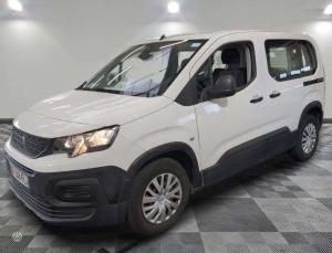 White Peugeot Rifter 2022 in Vilnius, with an engine capacity of 1.20 L and mileage of 49 thousand km for 12099 €, photo  on AUTOMOTO.COM.LV
