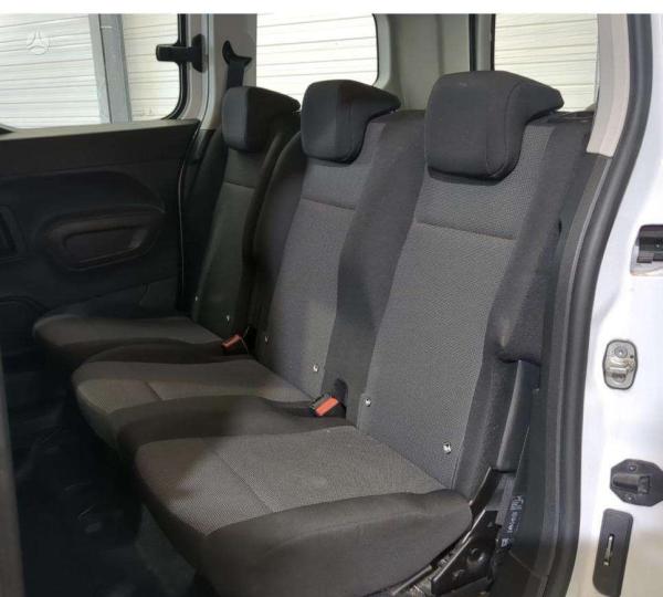 White Peugeot Rifter 2022 in Vilnius, with an engine capacity of 1.20 L and mileage of 49 thousand km for 12099 €, photo 7 on AUTOMOTO.COM.LV