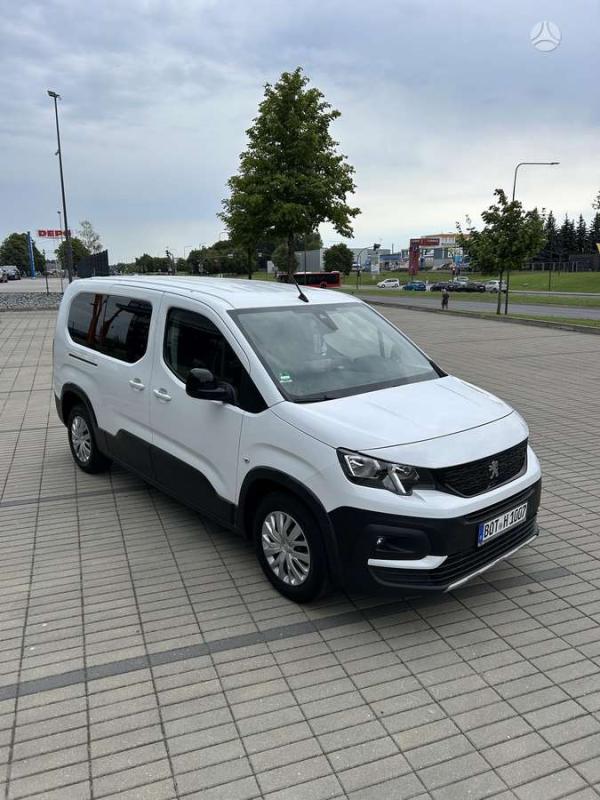 White Peugeot Rifter 2023 in Kaunas, with an engine capacity of 1.50 L and mileage of 158 thousand km for 13300 €, photo 9 on AUTOMOTO.COM.LV