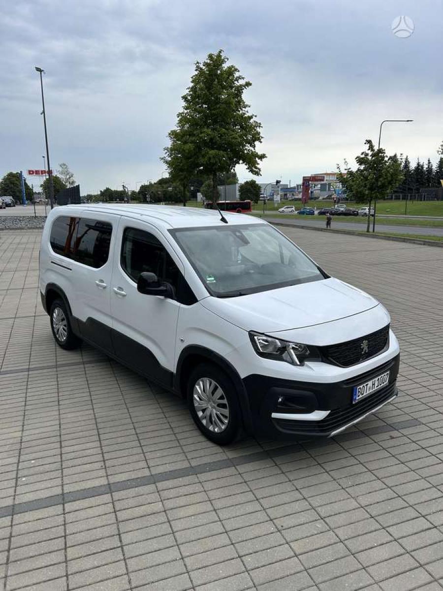 White Peugeot Rifter 2023 in Kaunas, with an engine capacity of 1.50 L and mileage of 158 thousand km for 13300 €, photo 9 on AUTOMOTO.COM.LV