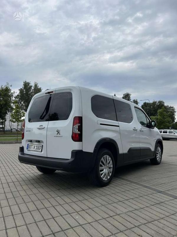 White Peugeot Rifter 2023 in Kaunas, with an engine capacity of 1.50 L and mileage of 158 thousand km for 13300 €, photo 11 on AUTOMOTO.COM.LV
