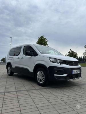 White Peugeot Rifter 2023 in Kaunas, with an engine capacity of 1.50 L and mileage of 158 thousand km for 13300 €, photo 12 on AUTOMOTO.COM.LV