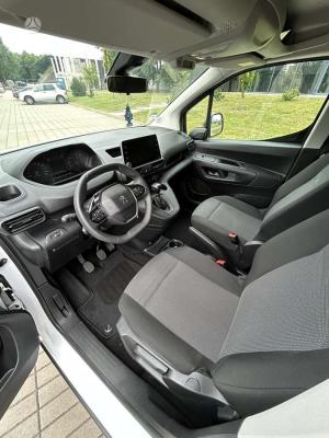 White Peugeot Rifter 2023 in Kaunas, with an engine capacity of 1.50 L and mileage of 158 thousand km for 13300 €, photo 17 on AUTOMOTO.COM.LV