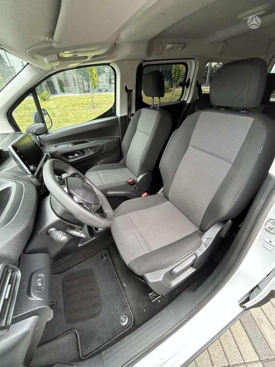 White Peugeot Rifter 2023 in Kaunas, with an engine capacity of 1.50 L and mileage of 158 thousand km for 13300 €, photo 18 on AUTOMOTO.COM.LV