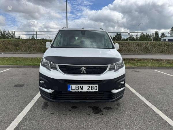 Balts Peugeot Rifter 2019 Viļņa, ar dzinēja tilpumu 1.50 L un nobraukumu 261 tūkst. km par 11500 €, foto 1 vietnē AUTOMOTO.COM.LV