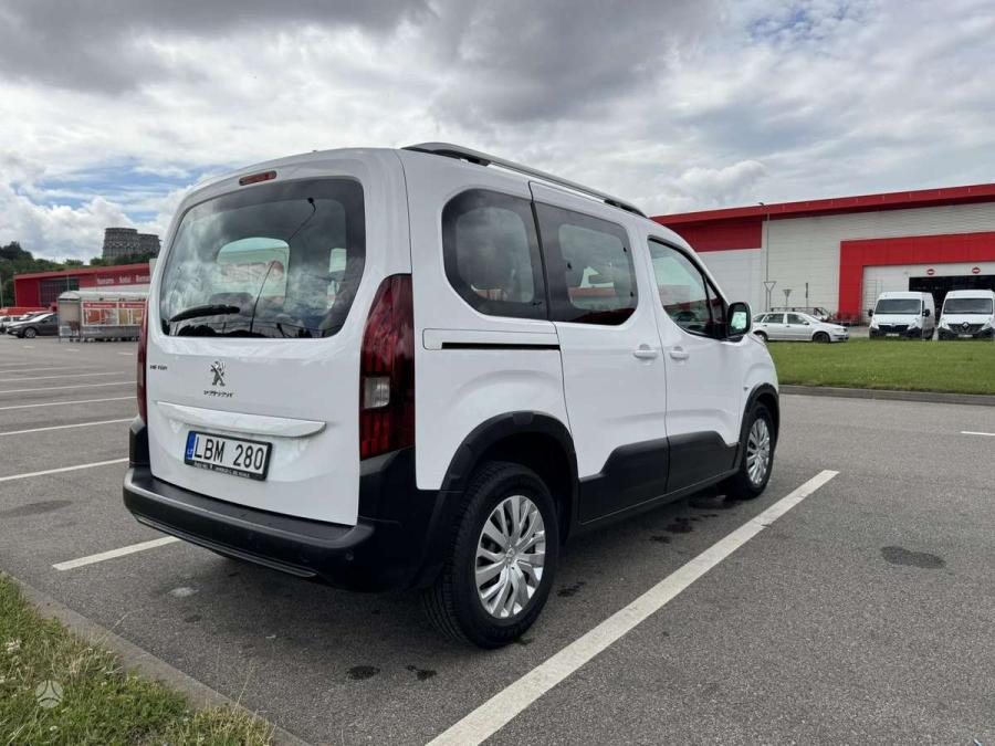 Balts Peugeot Rifter 2019 Viļņa, ar dzinēja tilpumu 1.50 L un nobraukumu 261 tūkst. km par 11500 €, foto 5 vietnē AUTOMOTO.COM.LV