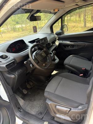 Balts Peugeot Rifter 2021 Rīga, ar dzinēja tilpumu 1.50 L un nobraukumu 98 tūkst. km par 12500 €, foto 7 vietnē AUTOMOTO.COM.LV