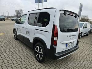 Balts Peugeot Rifter 2024 Rīga, ar dzinēja tilpumu 1.50 L un nobraukumu 23 tūkst. km par 27990 €, foto 6 vietnē AUTOMOTO.COM.LV