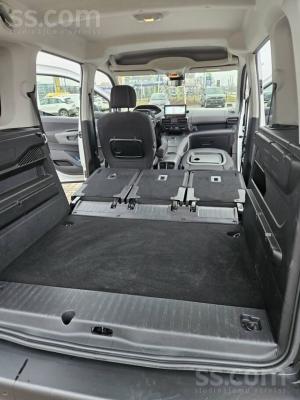 Balts Peugeot Rifter 2024 Rīga, ar dzinēja tilpumu 1.50 L un nobraukumu 23 tūkst. km par 27990 €, foto 7 vietnē AUTOMOTO.COM.LV