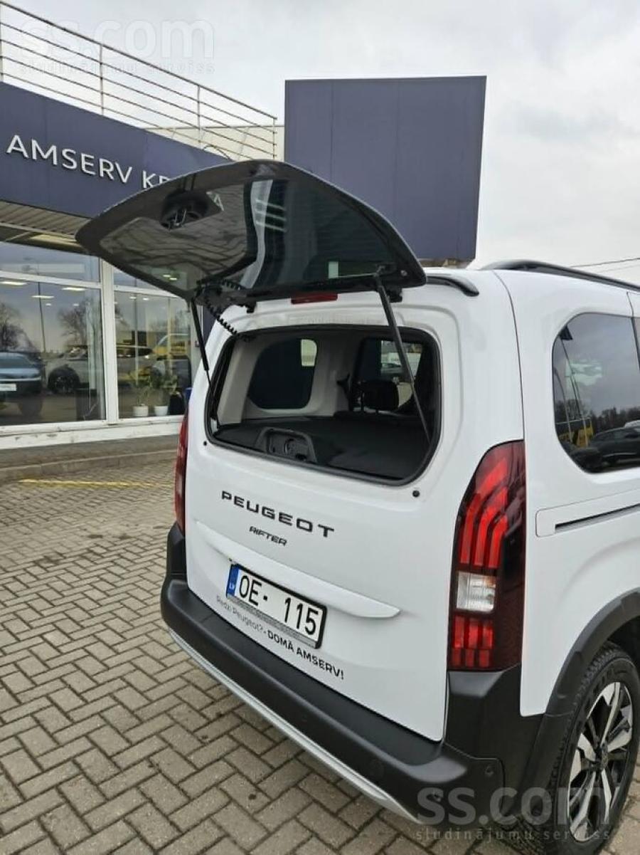 Balts Peugeot Rifter 2024 Rīga, ar dzinēja tilpumu 1.50 L un nobraukumu 23 tūkst. km par 27990 €, foto 9 vietnē AUTOMOTO.COM.LV