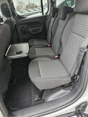 Balts Peugeot Rifter 2024 Rīga, ar dzinēja tilpumu 1.50 L un nobraukumu 23 tūkst. km par 27990 €, foto 12 vietnē AUTOMOTO.COM.LV