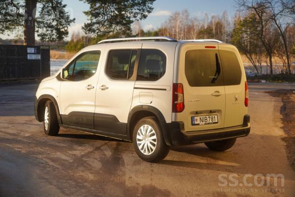 Dzeltens Peugeot Rifter 2022 Rīga, ar dzinēja tilpumu 1.50 L un nobraukumu 250 tūkst. km par 11000 €, foto 2 vietnē AUTOMOTO.COM.LV