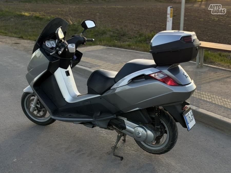 Grey Peugeot Satelis 2007 in Vievis, with an engine capacity of 0.13 L and mileage of 49 thousand km for 980 €, photo 4 on AUTOMOTO.COM.LV