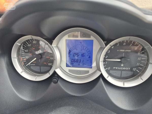 Grey Peugeot Satelis 2016 in Panevezys, with an engine capacity of 0.13 L and mileage of 7 thousand km for 1800 €, photo 7 on AUTOMOTO.COM.LV