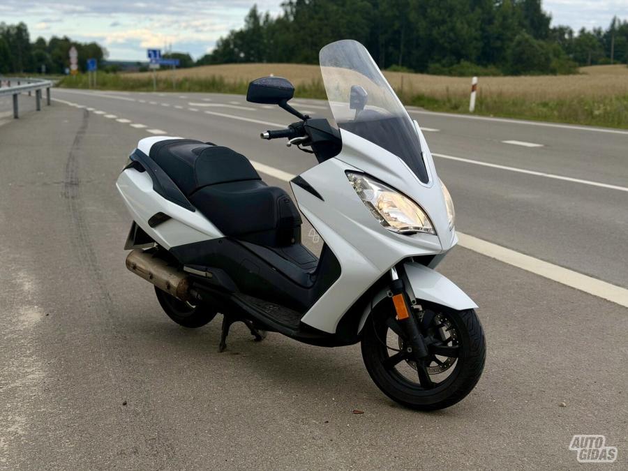 White Peugeot Satelis 2015 in Vievis, with an engine capacity of 0.13 L and mileage of 40 thousand km for 1485 €, photo 3 on AUTOMOTO.COM.LV