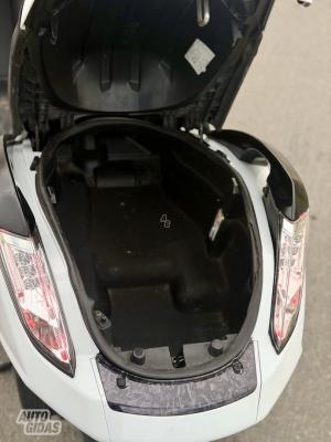 White Peugeot Satelis 2015 in Vievis, with an engine capacity of 0.13 L and mileage of 40 thousand km for 1485 €, photo 11 on AUTOMOTO.COM.LV