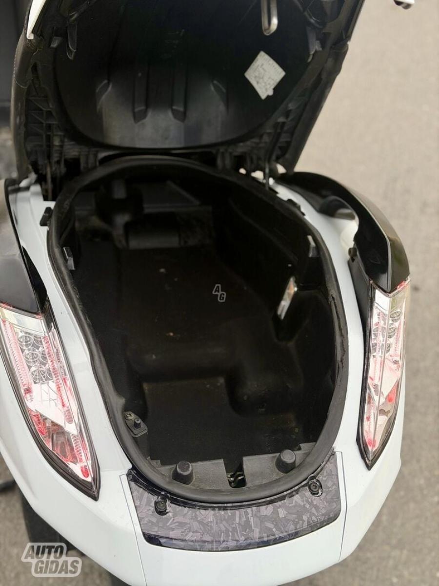 White Peugeot Satelis 2015 in Vievis, with an engine capacity of 0.13 L and mileage of 40 thousand km for 1485 €, photo 11 on AUTOMOTO.COM.LV