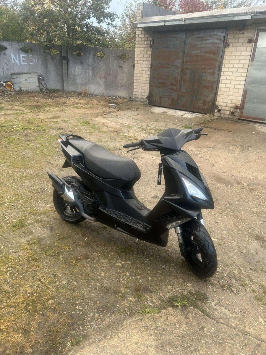 Melns Peugeot Speedfight 2011 Marijampole, ar dzinēja tilpumu 49.00 L un nobraukumu 21 tūkst. km par 1000 €, foto 9 vietnē AUTOMOTO.COM.LV