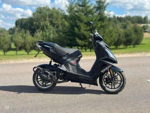 Melns Peugeot Speedfight 2012 Telšiai, ar dzinēja tilpumu 49.00 L un nobraukumu 24 tūkst. km par 600 €, foto 5 vietnē AUTOMOTO.COM.LV