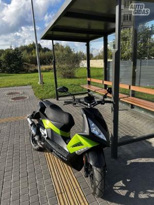 Melns Peugeot Speedfight 2015 Panevēža, ar dzinēja tilpumu 0.05 L un nobraukumu 8 tūkst. km par 1300 €, foto 1 vietnē AUTOMOTO.COM.LV