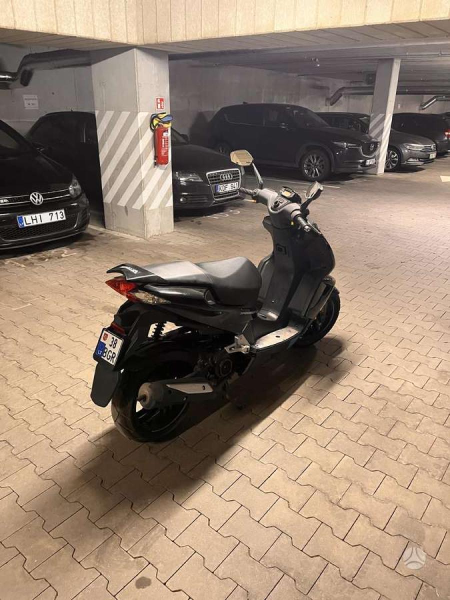 Melns Peugeot Speedfight 2016 Kauņa, ar dzinēja tilpumu 49.00 L un nobraukumu 7 tūkst. km par 1000 €, foto 5 vietnē AUTOMOTO.COM.LV