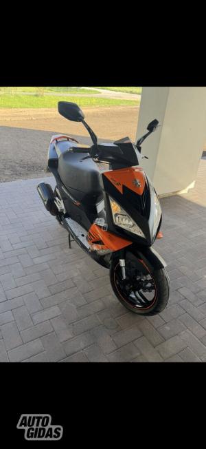 Black Peugeot Speedfight 2017 in Siauliai, with an engine capacity of 0.13 L and mileage of 20 thousand km for 900 €, photo 3 on AUTOMOTO.COM.LV