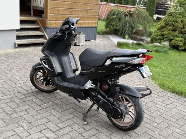 Black Peugeot Speedfight 2017 in Mazeikiai, with an engine capacity of 0.00 L and mileage of 16 thousand km for 1200 €, photo 4 on AUTOMOTO.COM.LV