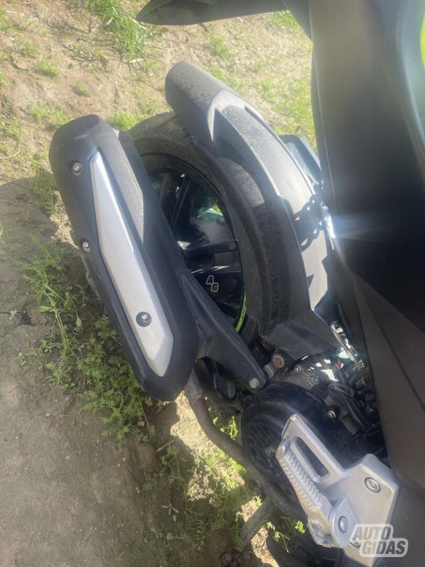 Black Peugeot Speedfight 2018 in Kaunas, with an engine capacity of 0.05 L and mileage of 17 thousand km for 1300 €, photo 5 on AUTOMOTO.COM.LV