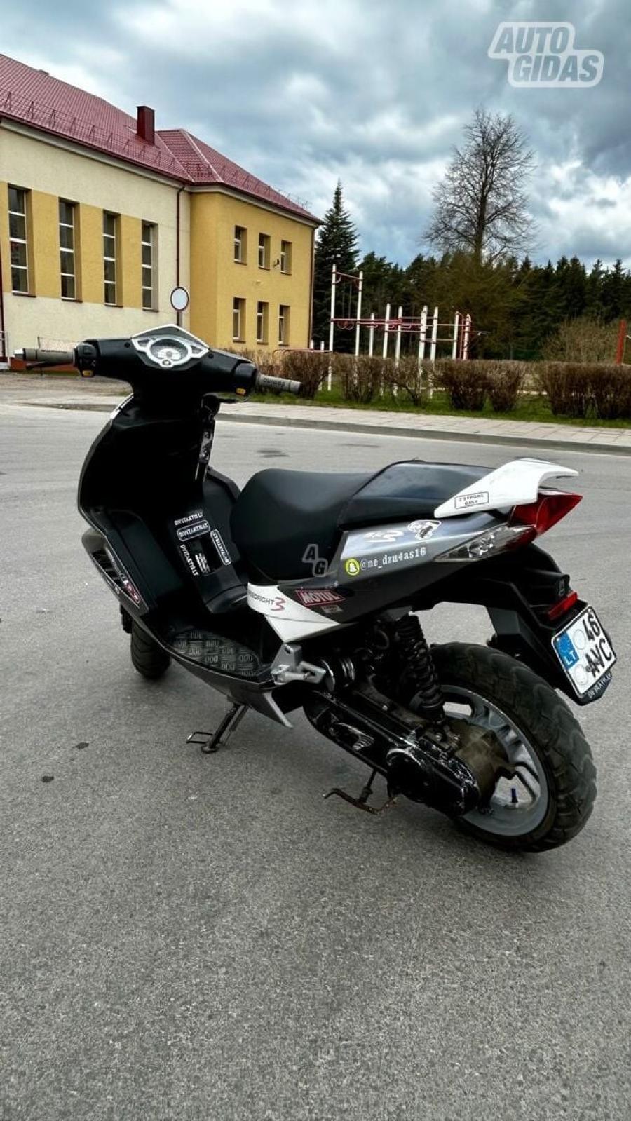 Grey Peugeot Speedfight 2011 in Vilnius, with an engine capacity of 0.05 L and mileage of 16 thousand km for 750 €, photo 4 on AUTOMOTO.COM.LV