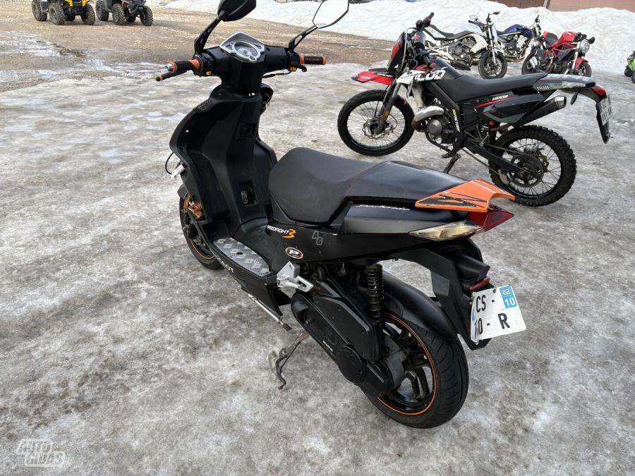 Peugeot Speedfight 2013 Kelmė, ar dzinēja tilpumu 0.05 L un nobraukumu 20 tūkst. km par 365 €, foto 4 vietnē AUTOMOTO.COM.LV