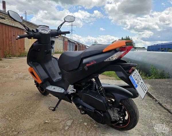 Peugeot Speedfight 2017 in Kaunas, with an engine capacity of 0.13 L and mileage of 10 thousand km for 1800 €, photo 4 on AUTOMOTO.COM.LV