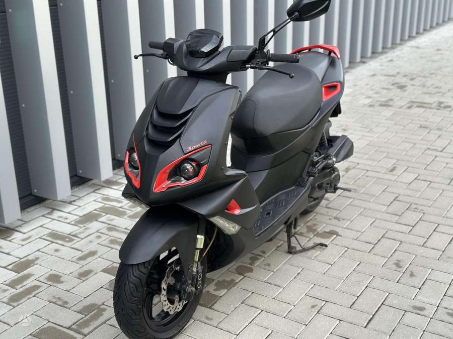 Peugeot Speedfight 2017 in Panevezys, with an engine capacity of 49.00 L and mileage of 33 thousand km for 1300 €, photo 8 on AUTOMOTO.COM.LV