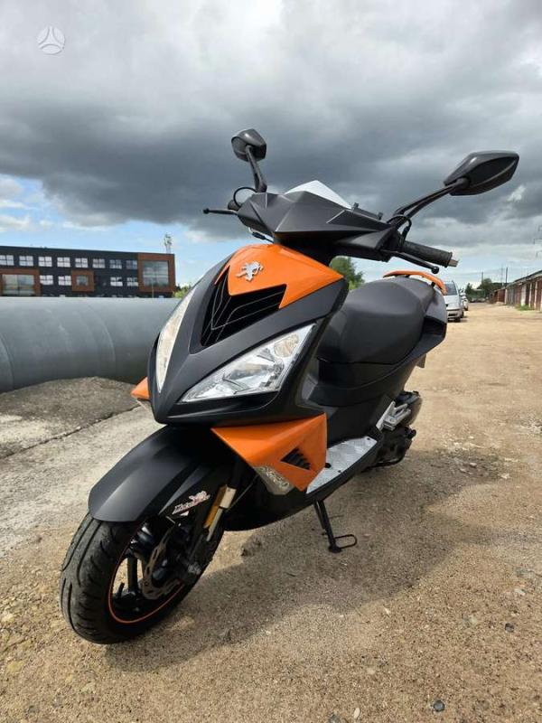 Orange Peugeot Speedfight 2017 in Kaunas, with an engine capacity of 0.13 L and mileage of 10 thousand km for 1900 €, photo 1 on AUTOMOTO.COM.LV