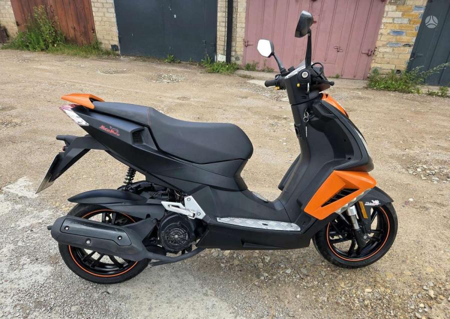Oranžs Peugeot Speedfight 2017 Kauņa, ar dzinēja tilpumu 0.13 L un nobraukumu 10 tūkst. km par 1900 €, foto 7 vietnē AUTOMOTO.COM.LV
