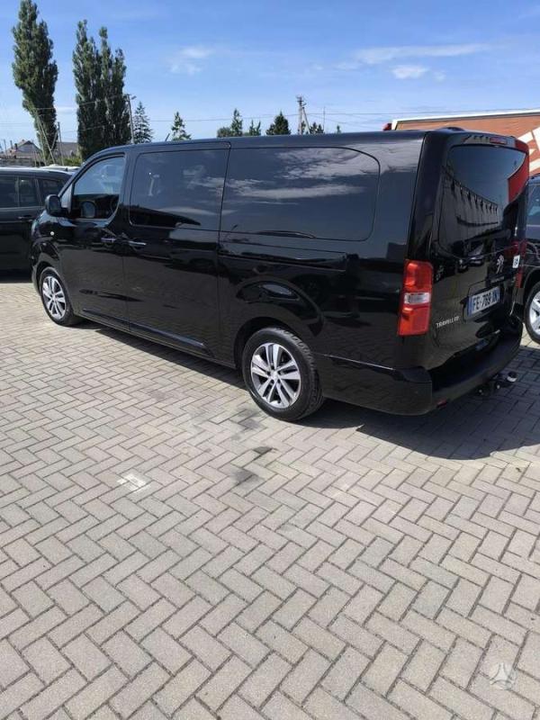 Black Peugeot Traveller 2019 in Taurage, with an engine capacity of 2.00 L and mileage of 309 thousand km for 17500 €, photo 6 on AUTOMOTO.COM.LV