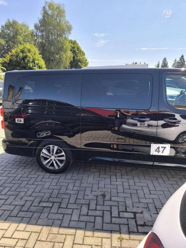 Black Peugeot Traveller 2019 in Taurage, with an engine capacity of 2.00 L and mileage of 309 thousand km for 17500 €, photo 7 on AUTOMOTO.COM.LV