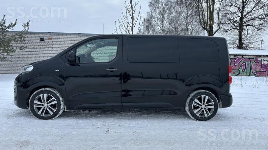 Black Peugeot Traveller 2017 in Riga, with an engine capacity of 2.00 L and mileage of 0 thousand km for 14900 €, photo 3 on AUTOMOTO.COM.LV