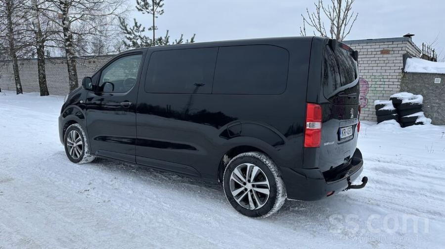 Black Peugeot Traveller 2017 in Riga, with an engine capacity of 2.00 L and mileage of 0 thousand km for 14900 €, photo 4 on AUTOMOTO.COM.LV