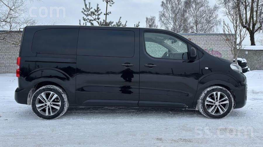 Black Peugeot Traveller 2017 in Riga, with an engine capacity of 2.00 L and mileage of 0 thousand km for 14900 €, photo 10 on AUTOMOTO.COM.LV