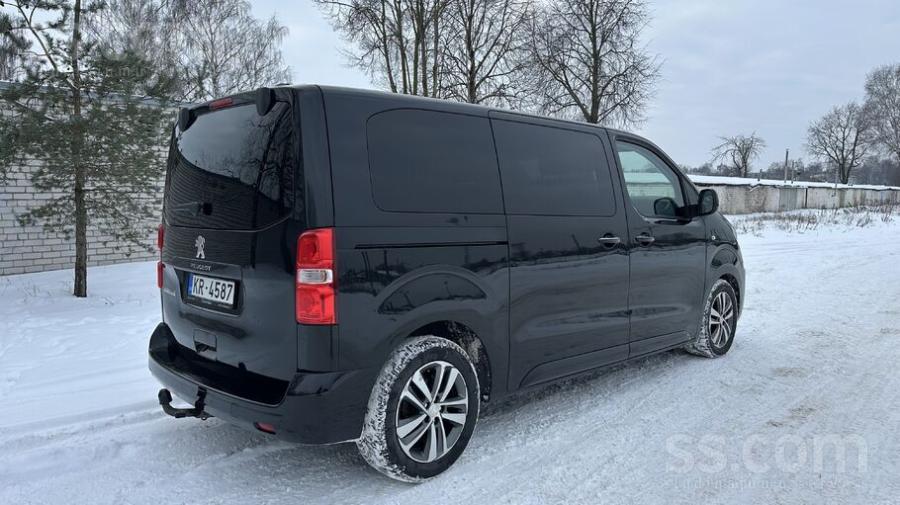Black Peugeot Traveller 2017 in Riga, with an engine capacity of 2.00 L and mileage of 0 thousand km for 14900 €, photo 11 on AUTOMOTO.COM.LV
